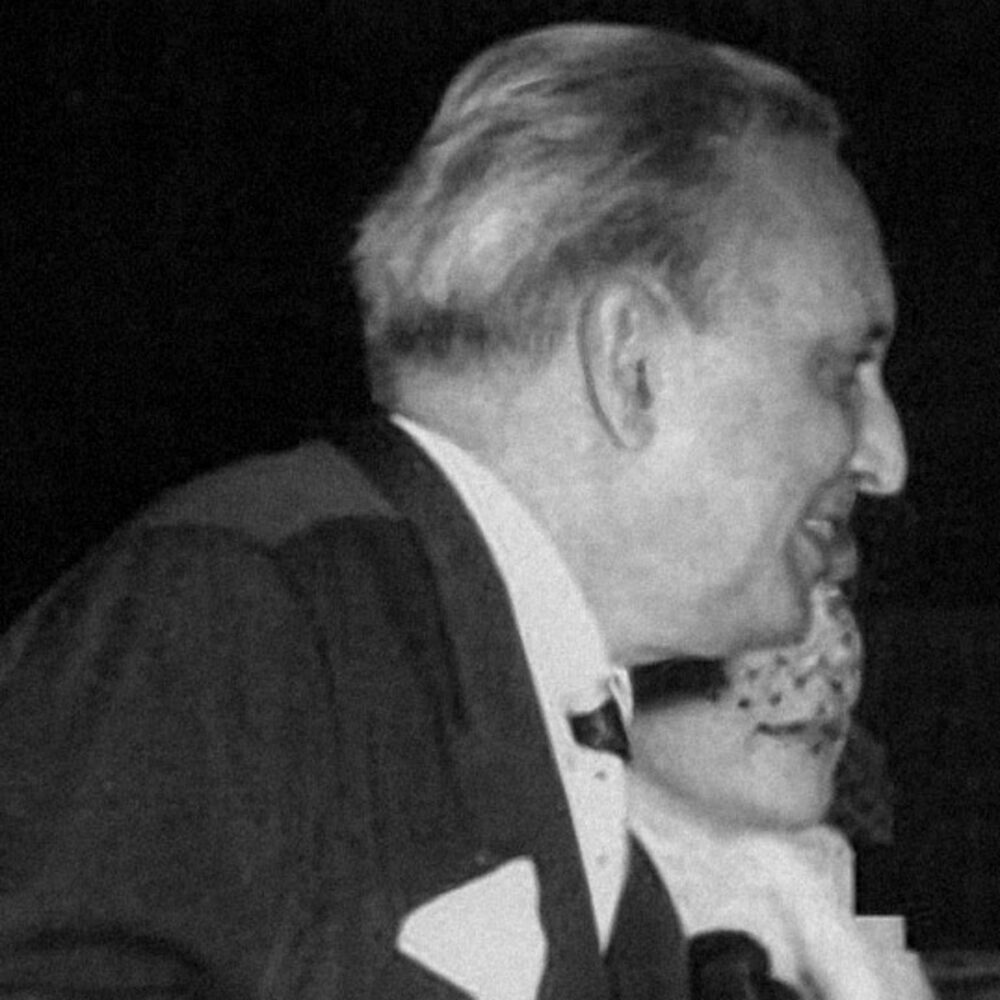 Serge ROCHE, creator of "ice objects" | Chastel-Maréchal Gallery